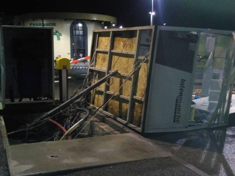 PHOTOS. Une mini-tornade frappe la Côte d'Azur, les dégâts sont ... PHOTOS. Une mini-tornade frappe la Côte d'Azur, les dégâts sont ...